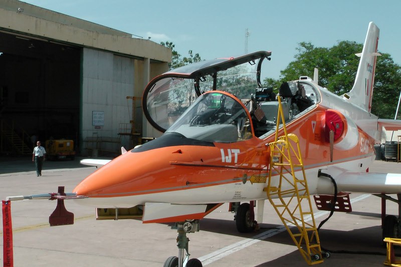 HJT-36 Sitara Jet Trainer Crashes in Southern India | Pakistan Military ...