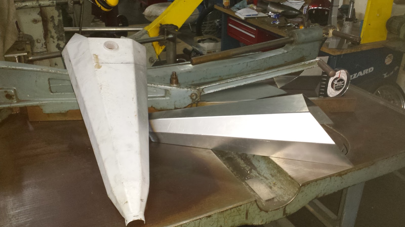 No Name Cycles: Arlen Ness Rocket Gas Tank`s...We got them...