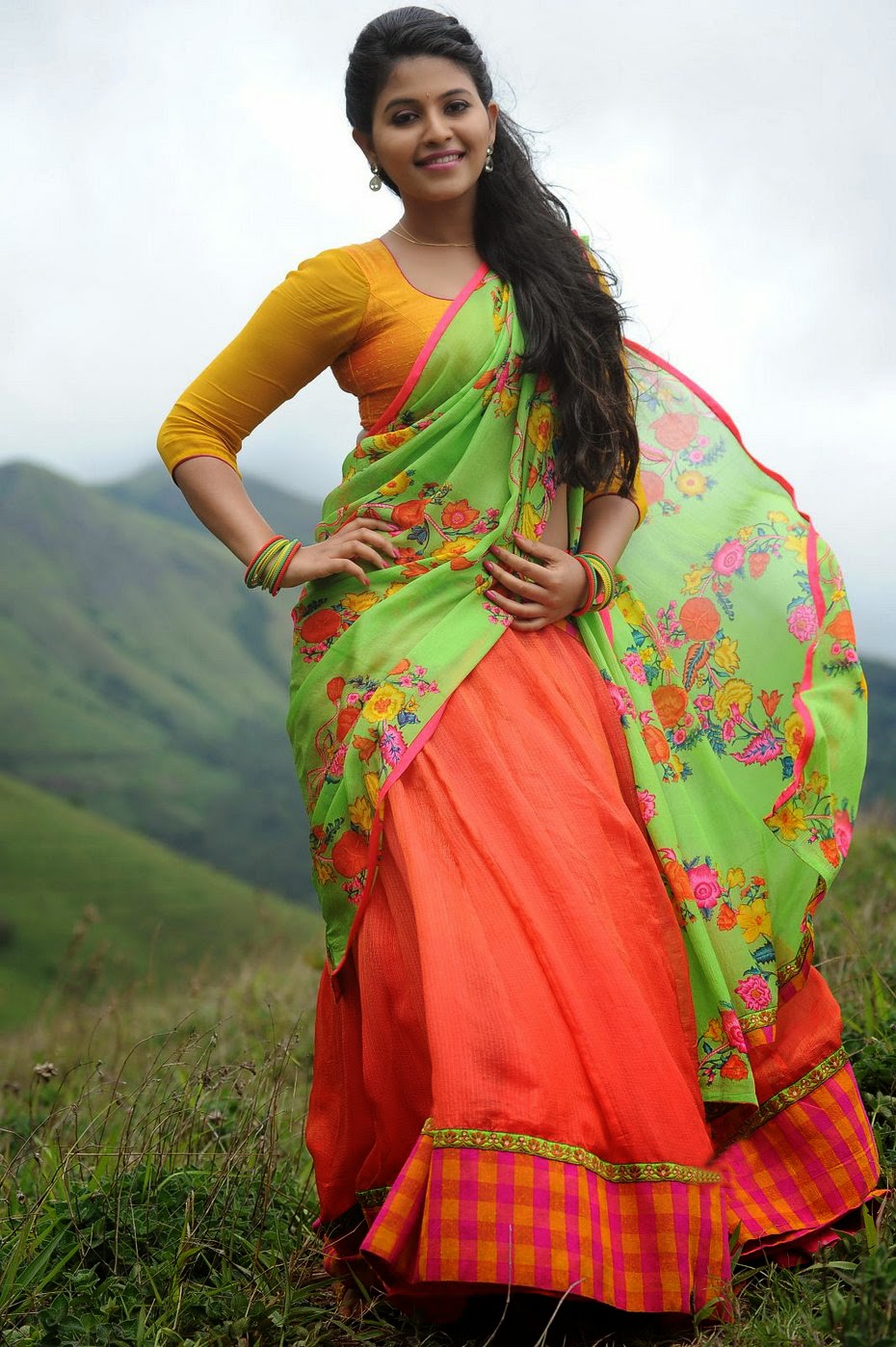 Anjali Half Saree Latest Stills - Latest Movie Updates, Movie ...