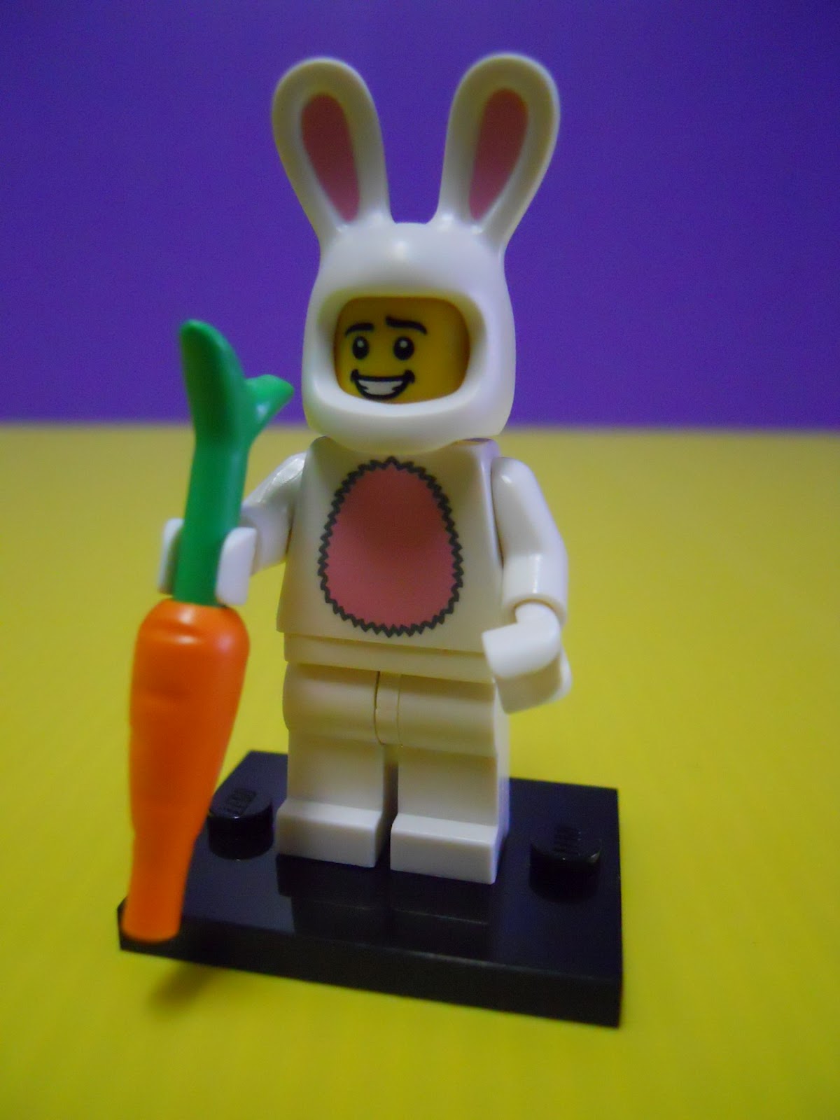 Dexters Diecasts (DexDC): Lego Minifigures Series 7 ~ Bunny Suit Guy