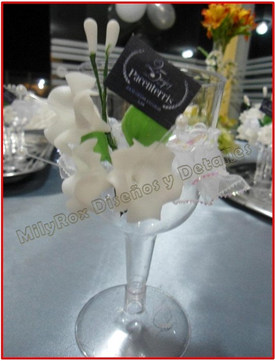 MilyRox Diseños y Detalles: Copas Acrilicas Decoradas - Recuerdos Para ...