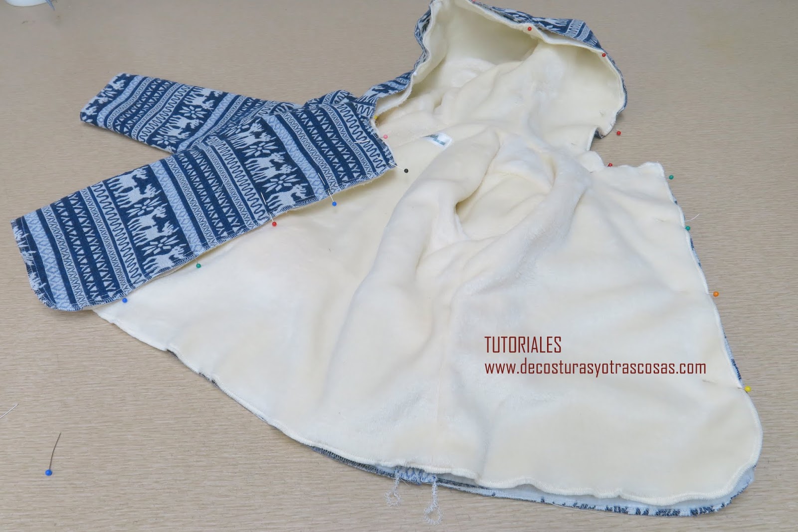 De costuras y otras cosas: ABRIGO CON CAPUCHA PARA BEBÉ