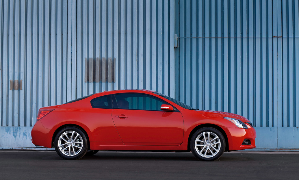 Nissan Altima Coupe 2011