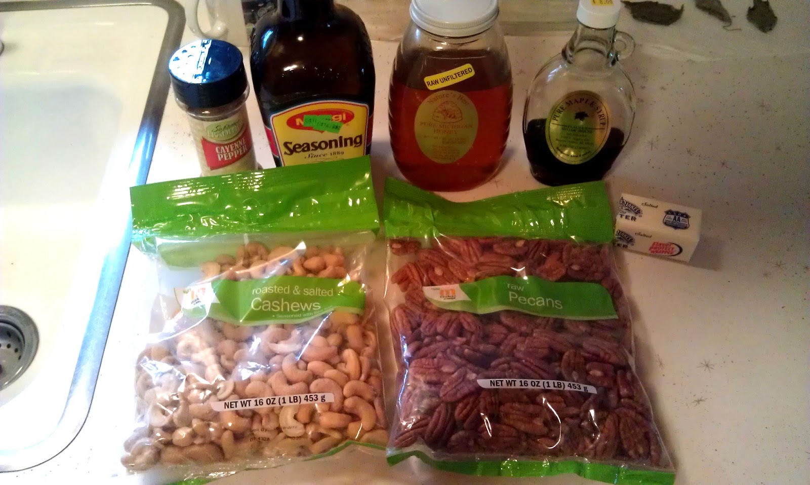 Beth's ≈Mostly≈ Healthy Kitchen: Fire-and-Ice Nut Mix