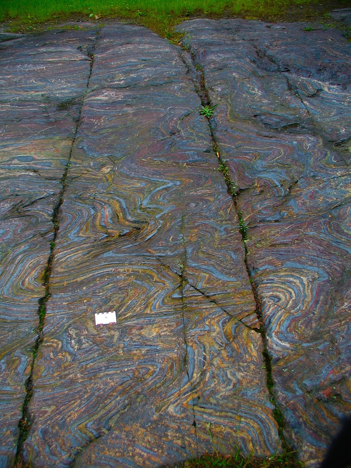 earthscienceguy: Minnesota Geology Pictures - Folded Banded Iron Formation