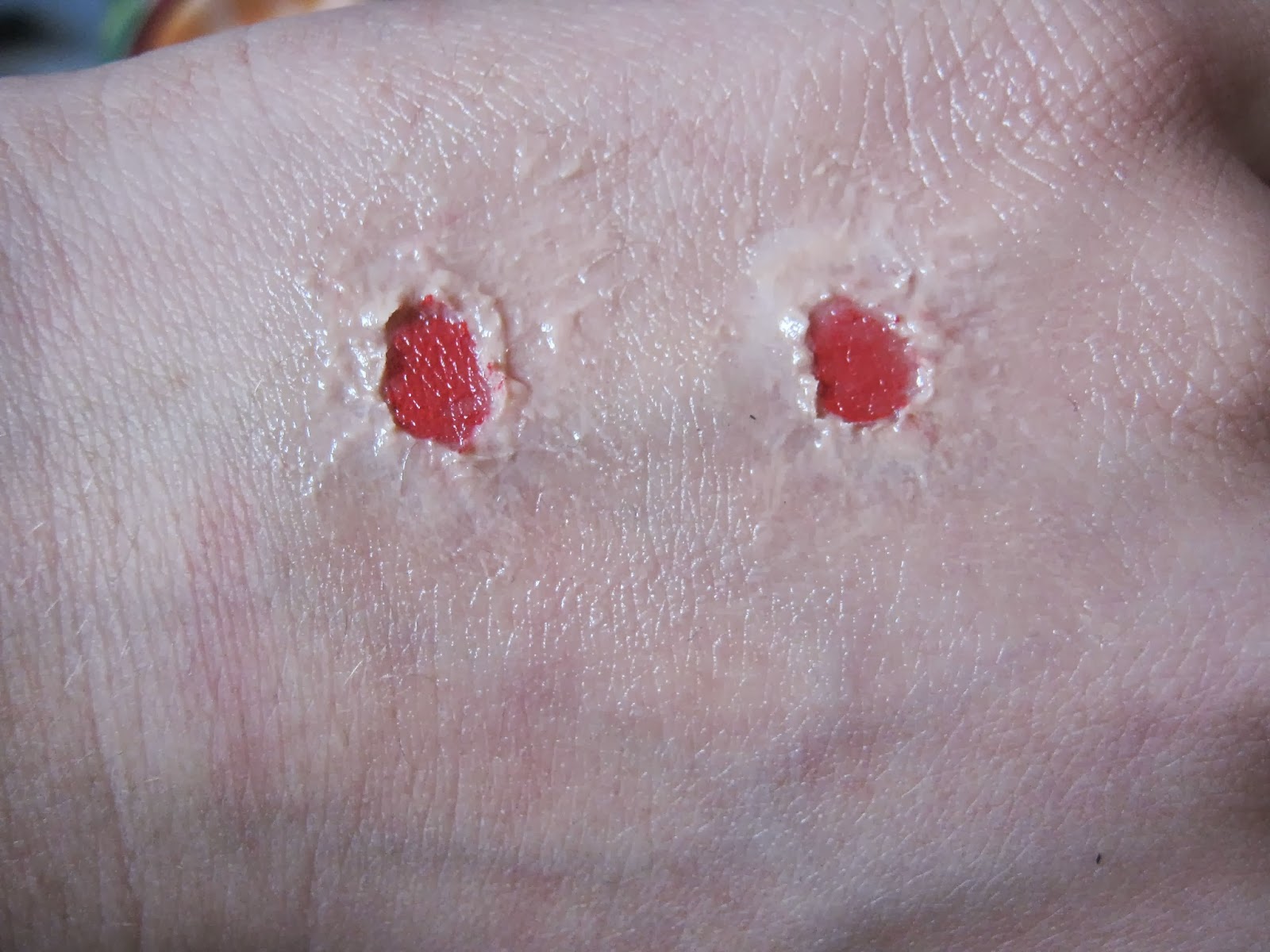 LolLoveLife: SFX make-up: Vampire bite! (without using scar wax and ...