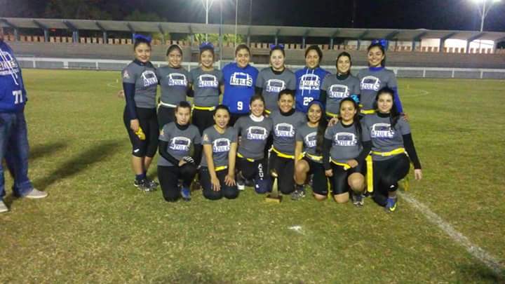 Sobre el terreno de juego: Azules se coronan en Tochito Femenil