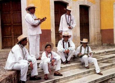 Quintana Roo : COSTUMBRES Y TRADICIONES.