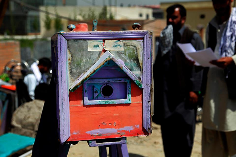 Anthony Luke's not-just-another-photoblog Blog: THE AFGHAN BOX CAMERA ...