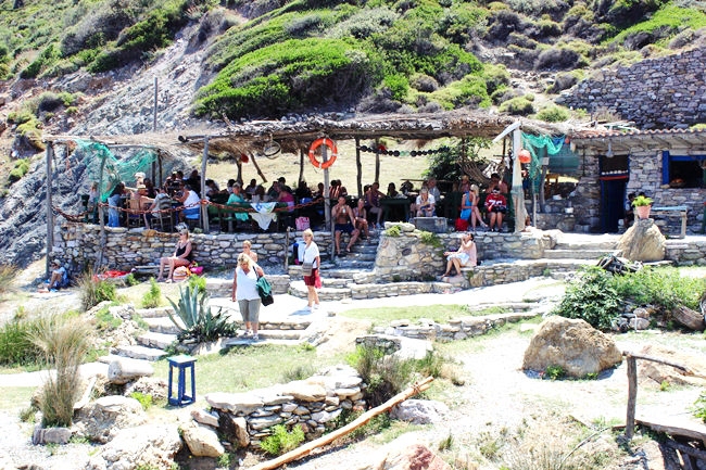 Trip around Skiathos: Kastro beach | GLAM FAB HAPPY