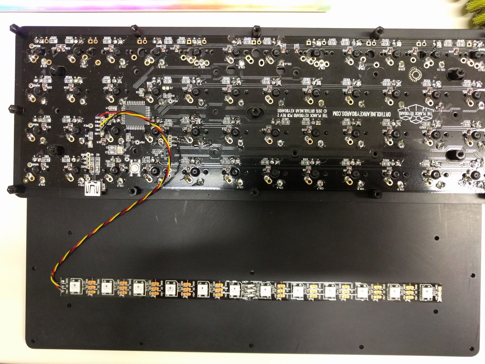 40% Keyboards: RGB Acrylic Planck
