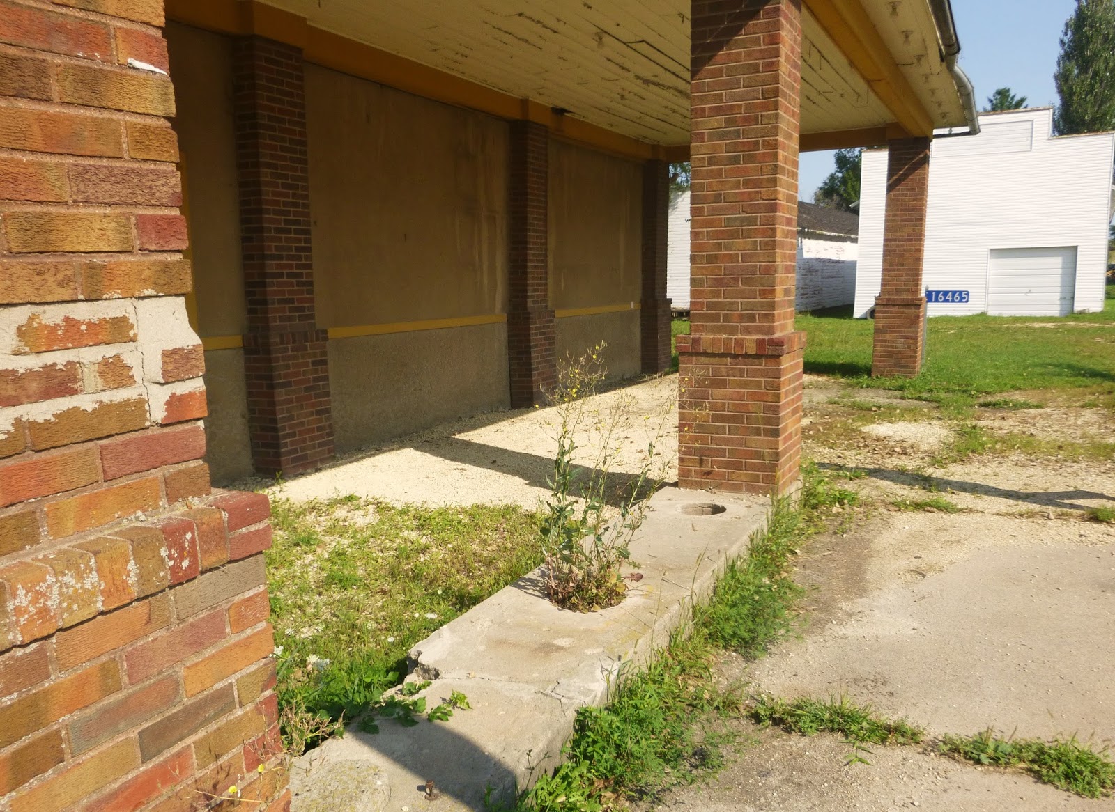 Detritus of Empire: Scotch Grove Iowa - The Warehouses