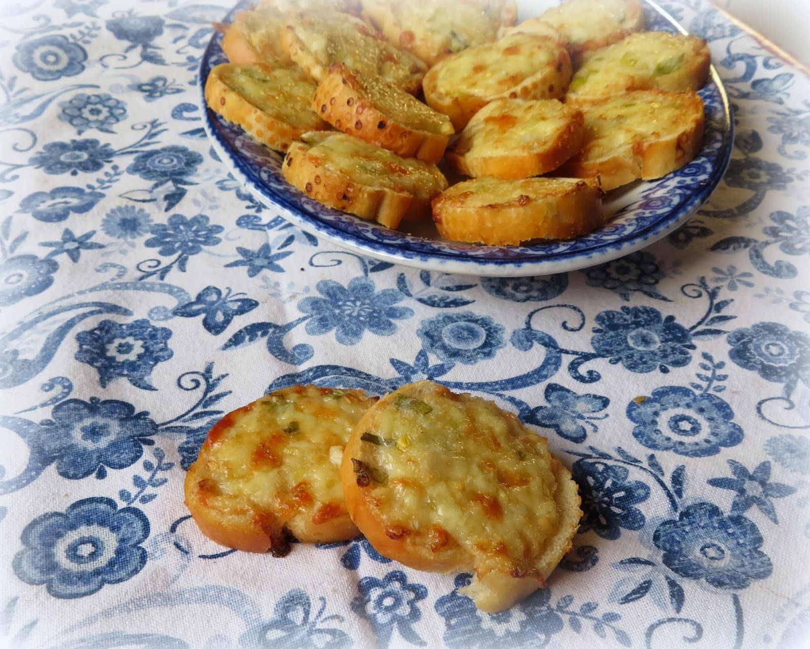 Toasted Cheese Rounds | The English Kitchen