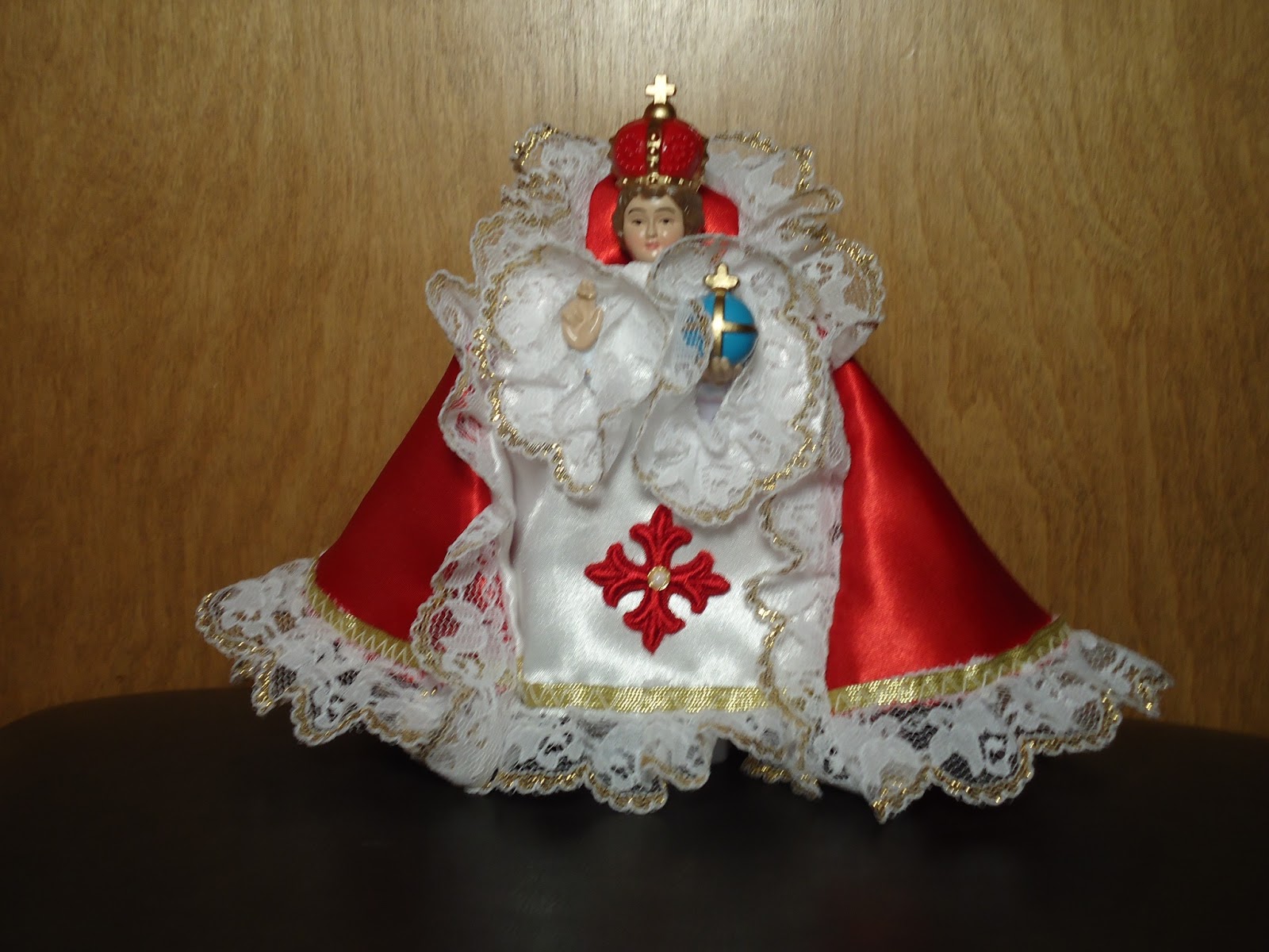 Infant of Prague Vestments: Red: Original Vestment
