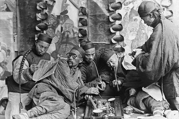 Opium peddlers - British East India Co and exploitation of Chinese