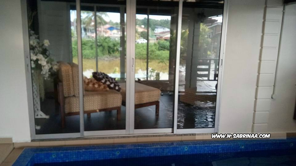 Tertarik hati dengan dekorasi dan ambience di Mama One Stop Bakery ...