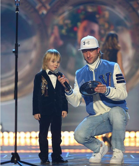 Top 12 Photos of Figure Skaters This Week Outside Of Ice! - Ice Skating ...