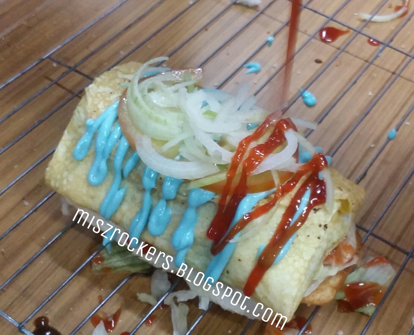 BURGER BIRU PADAT DAN SEDAP | Ceritera Si Gadis Biru