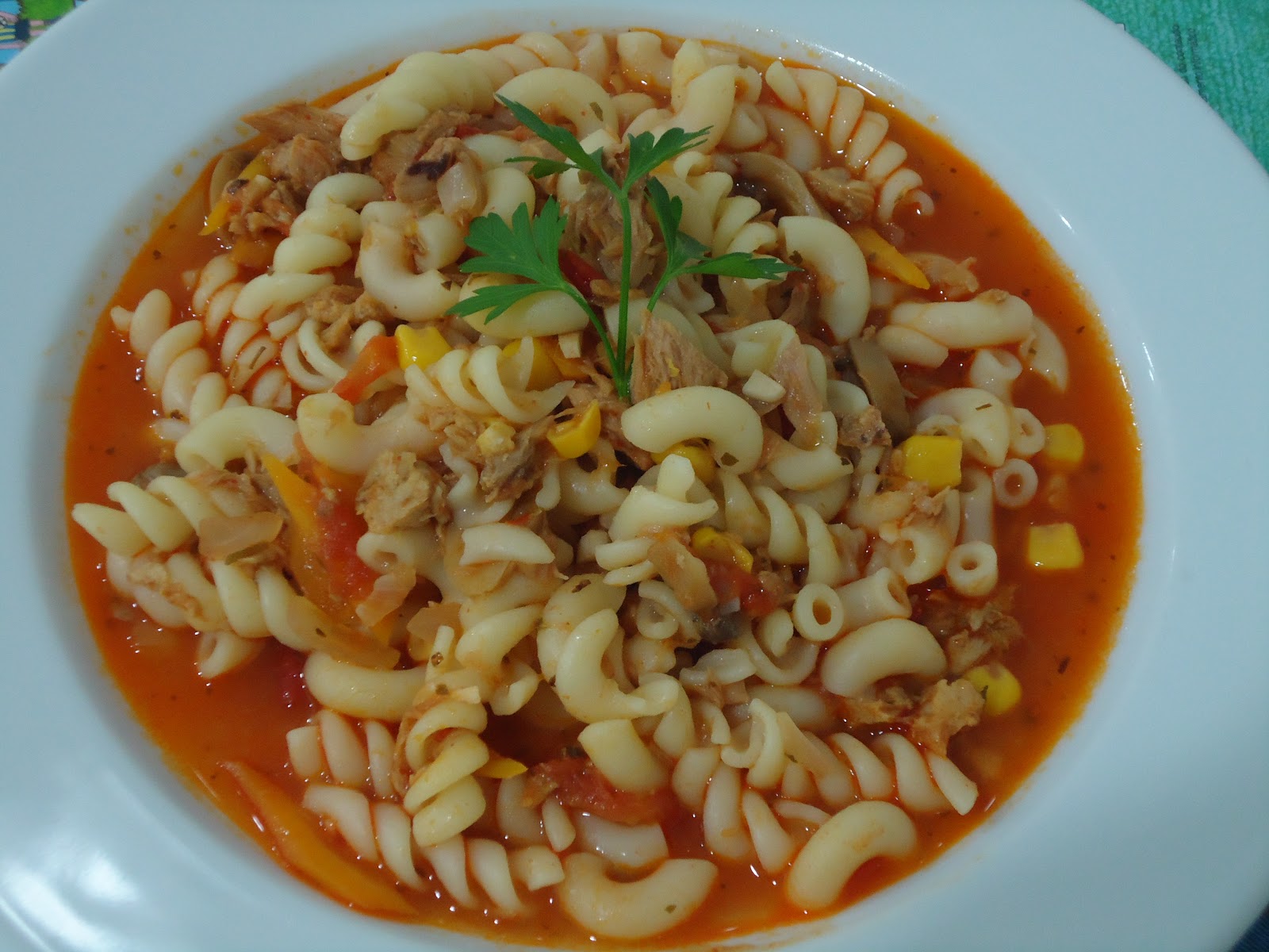 Doce Tentação: massa com atum,cogumelos e milho