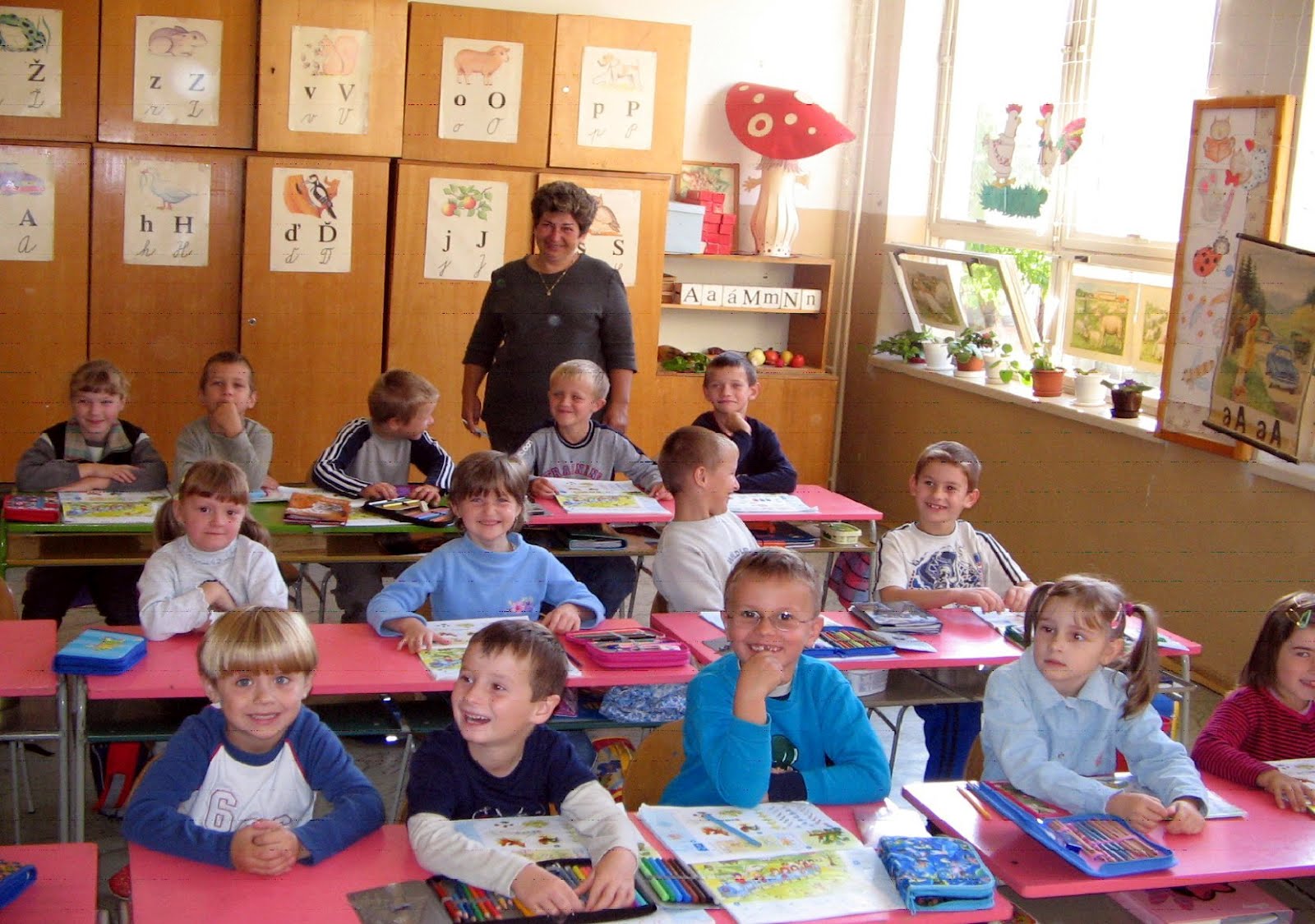 Imagini cu copii la scoala | StolenIMG