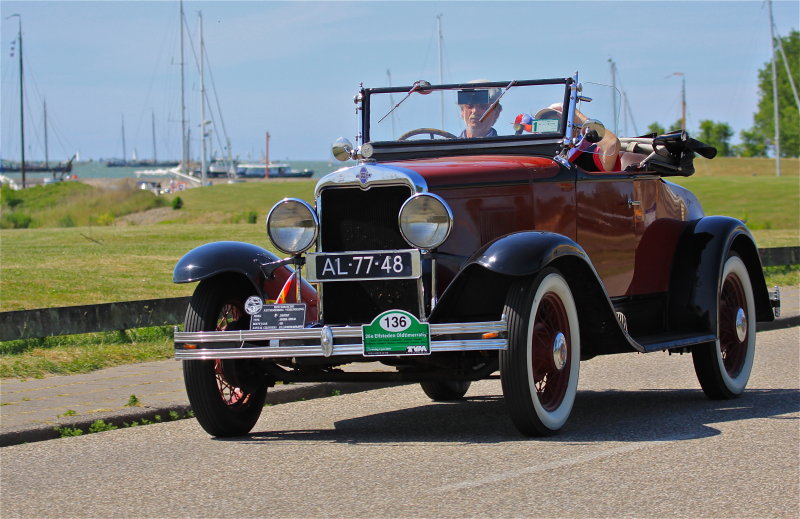 Cars Riccars Design: Old Time Cars Rally 2011 Wallpapers