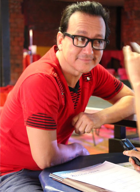 Revista Zonalibre: LAS 1000 CARAS DE DAVID REINOSO