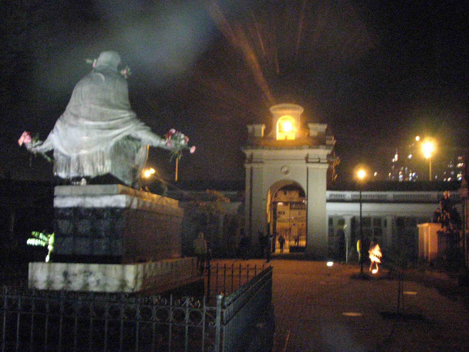 Mike's Bogota Blog: Spooks in the Central Cemetery