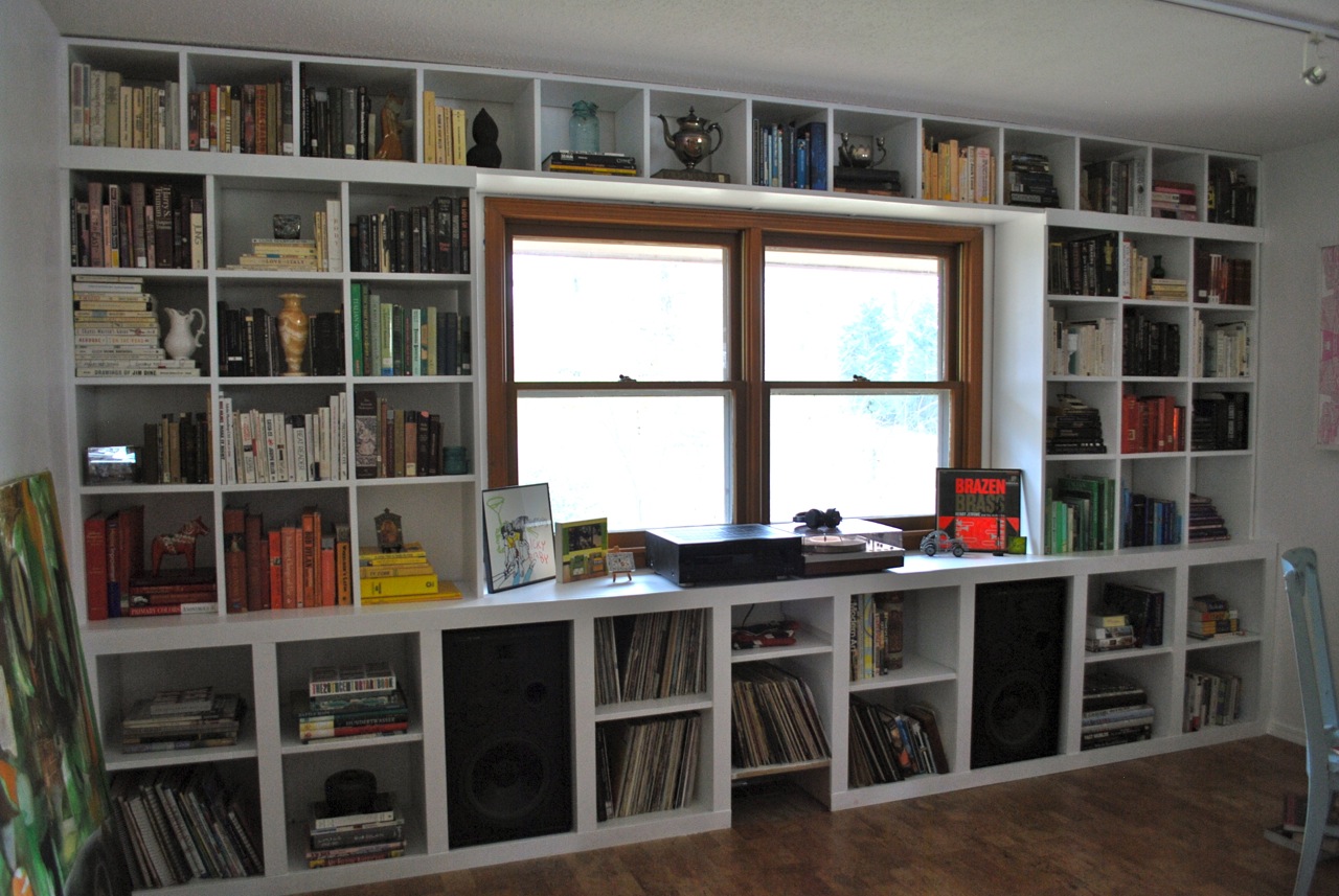 Jen and Ink: We Bought a Fixer - Matt Made Built-Ins