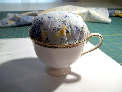 365 Days and Other Ramblings: A Teacup Pincushion Tutorial...