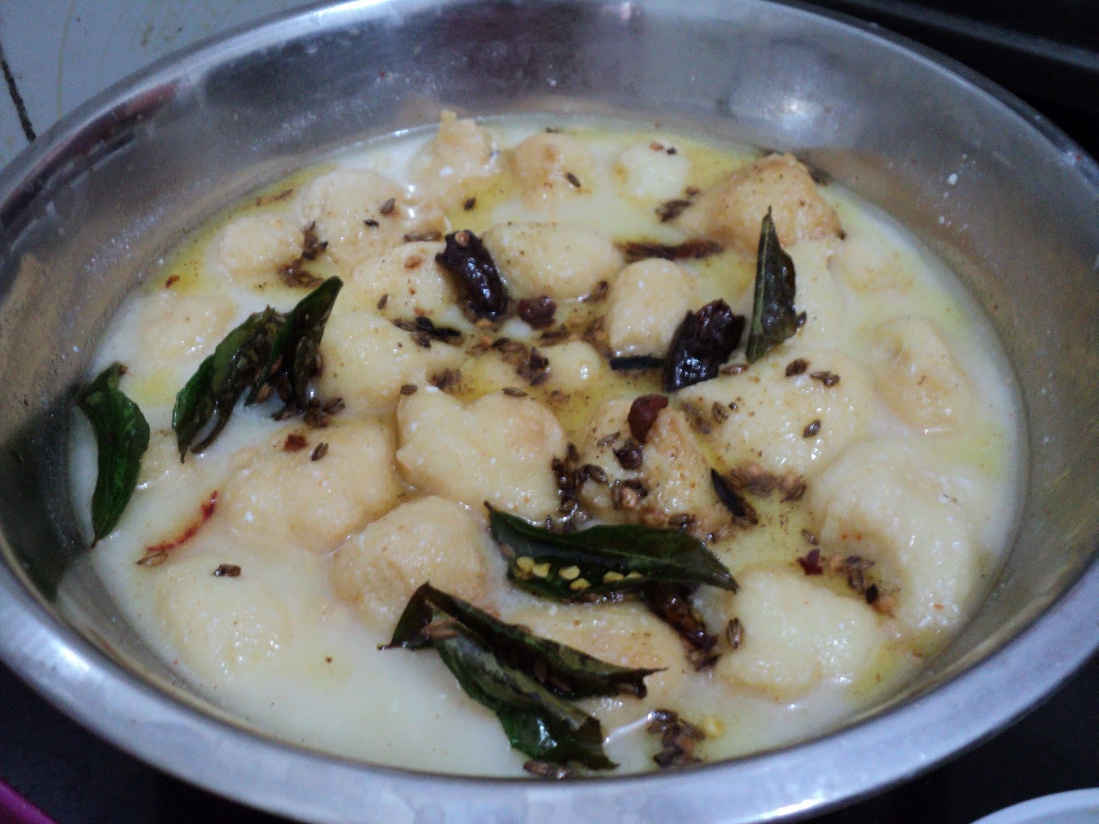 Oriyarasoi - The cosmopolitan Odia's Kitchen !: Dahi Bara - Ghuguni ...