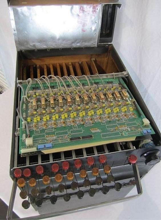 MATRIXSYNTH: The 1953 Charlie Douglass "Laff Box"