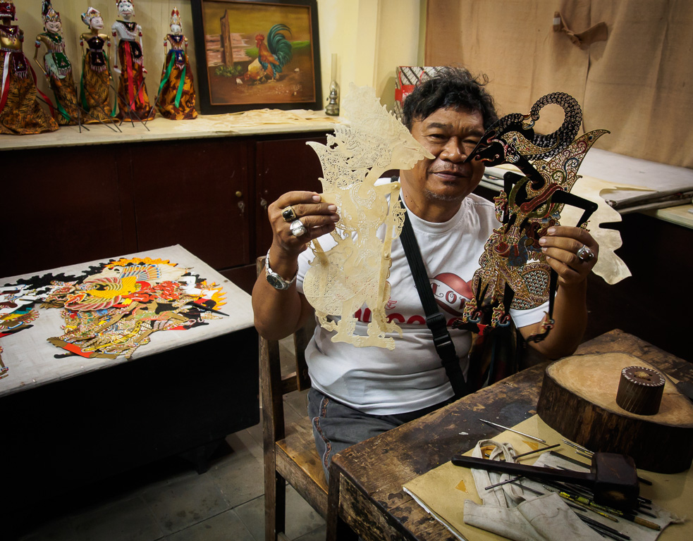 Enderle Travelblog: Wayang Kulit Puppet Making