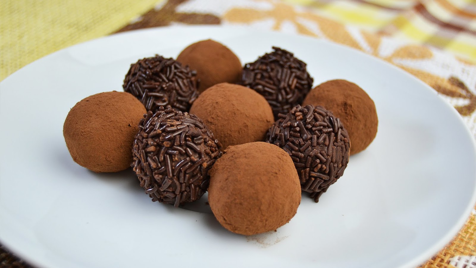Miriam NIT Receitas: Brigadeiro ou Trufa Brasileira (Brazilian Truffle)