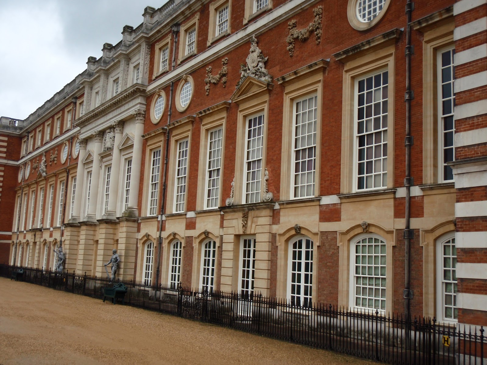 The Curiosity Cabinet: Off to London... (part one)