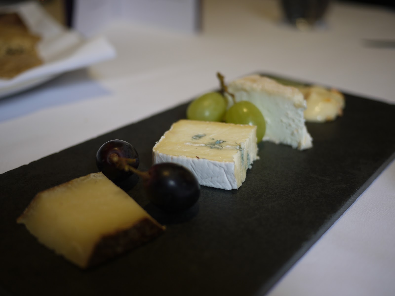 Cheese and Biscuits: l'Ortolan, Reading