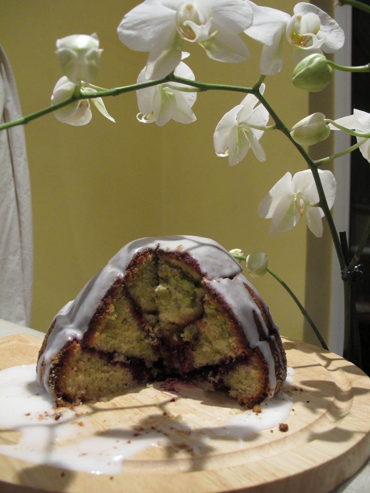 EDIBLE INK by Emily Ludolf: Geometric Pistachio Cake