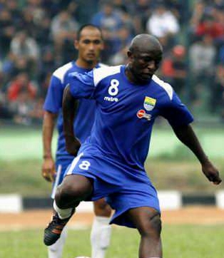 Mbida Messi Tidak di Bawa Ke Palembang : Pelita Bandung Raya - Portal ...