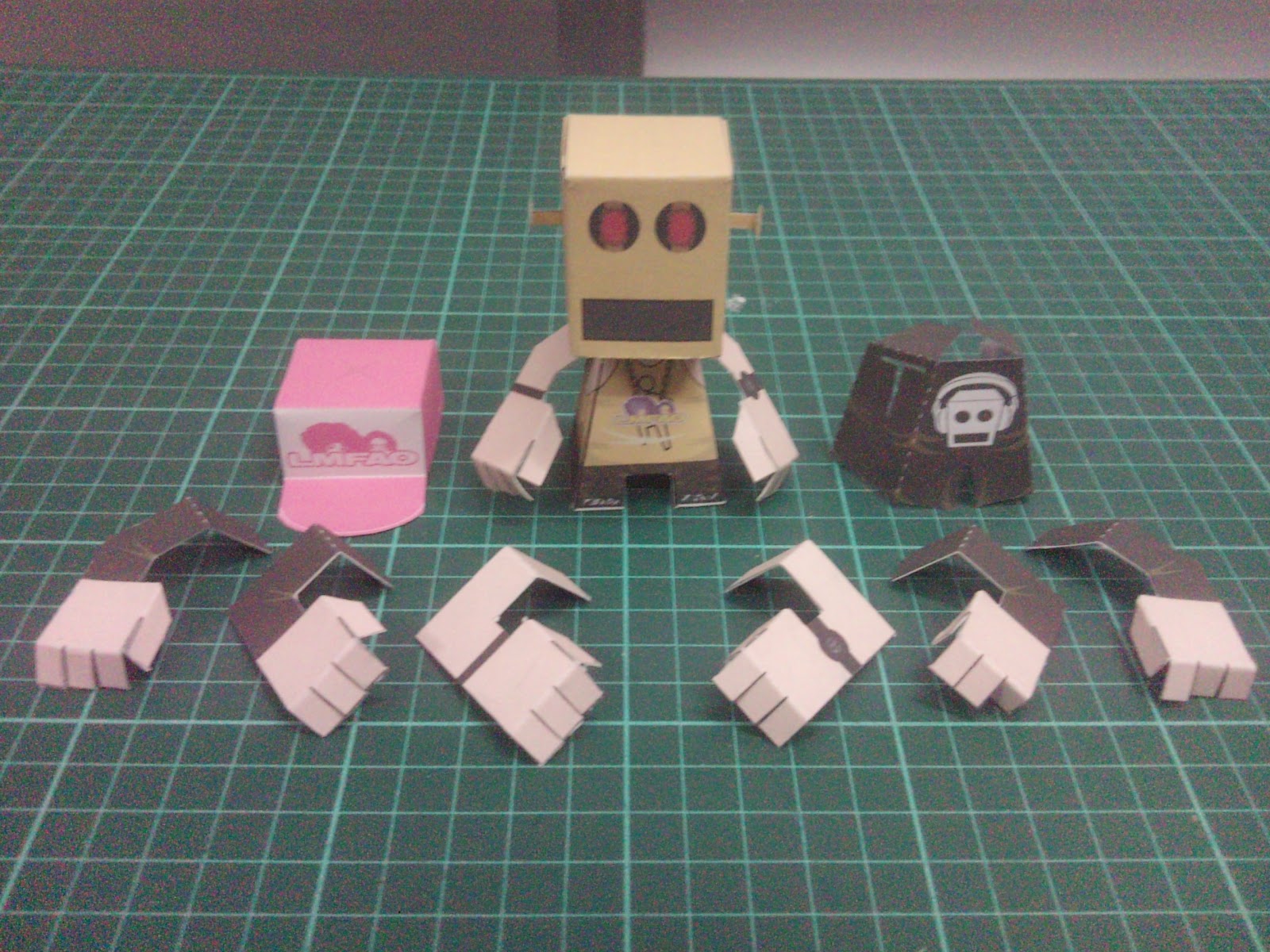 Boxes-Header Workshop: Everyday I'm Shuffling~ LMFAO Shuffle Bot~ [OO]