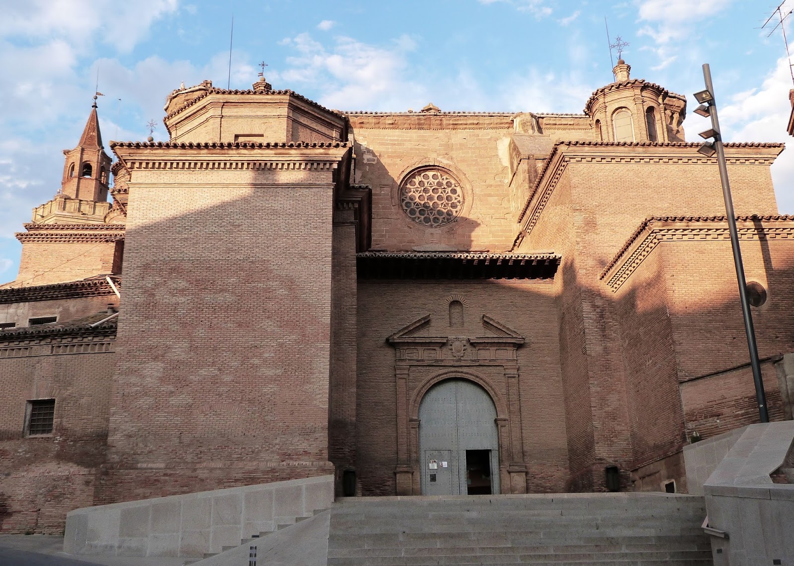 Barbastro entre luces: CATEDRAL DE BARBASTRO