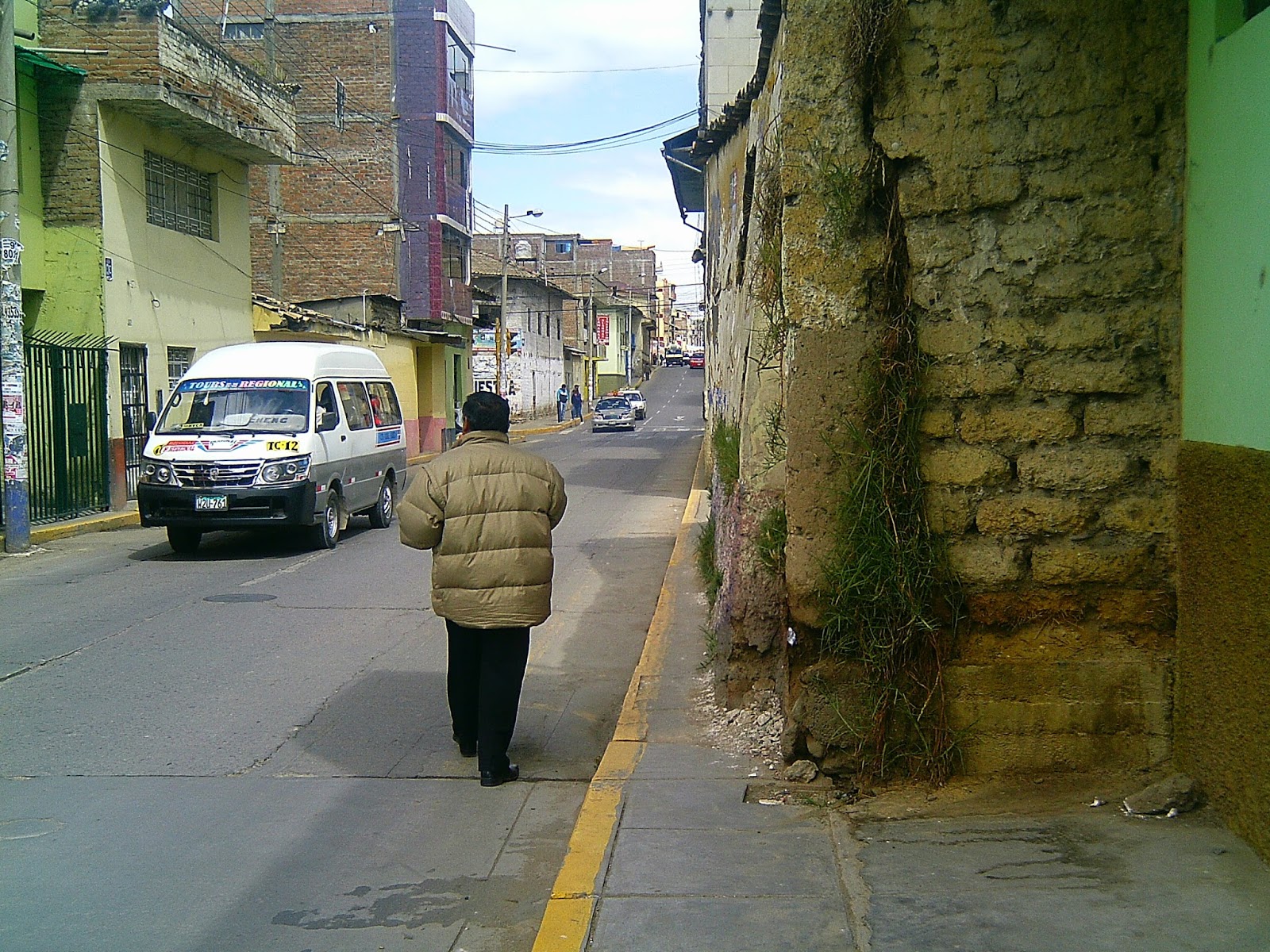 NOTICIAS HUANCAYO PERU: CALLES SIN VEREDAS