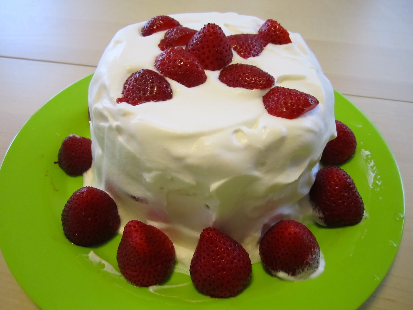 Stir it! Scrape it! Mix it! Bake it!: Bake! Strawberry chantilly cake