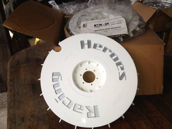 80sHERO: Heroes Racing..