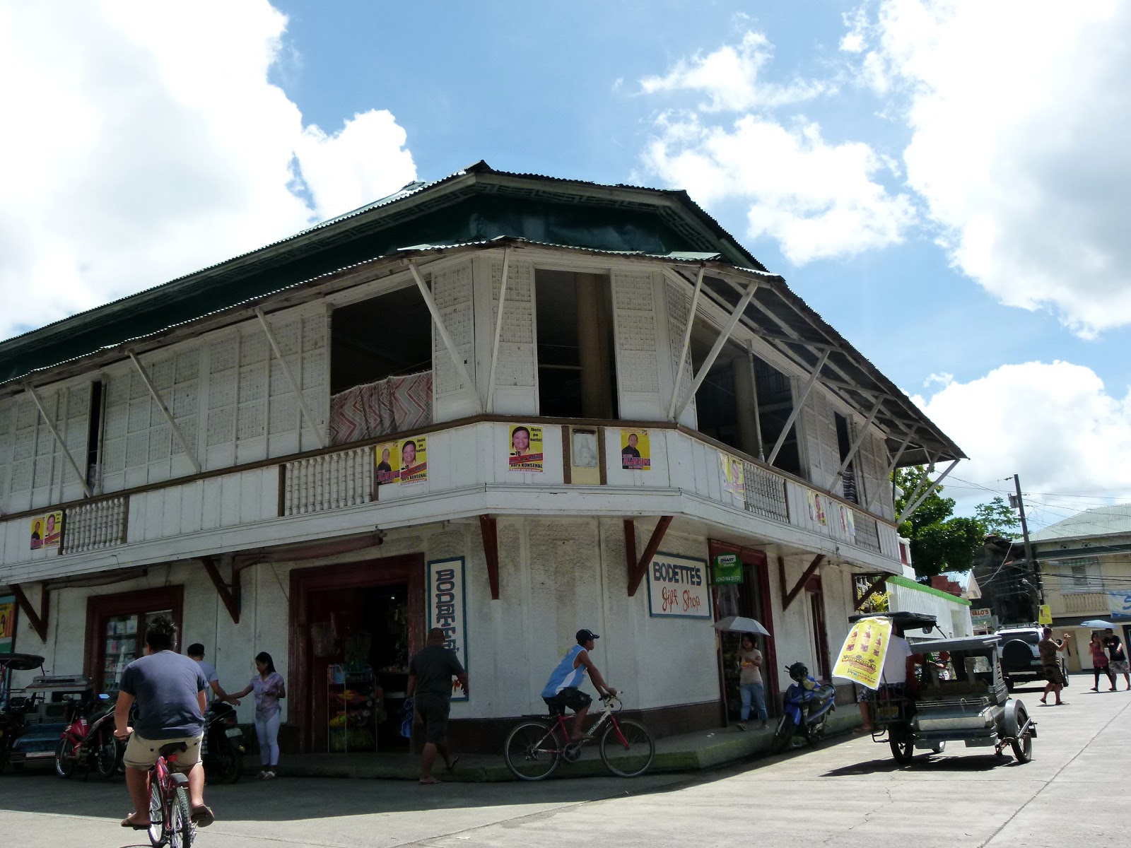 A WALK AT BOAC - Lakwatserong Tsinelas