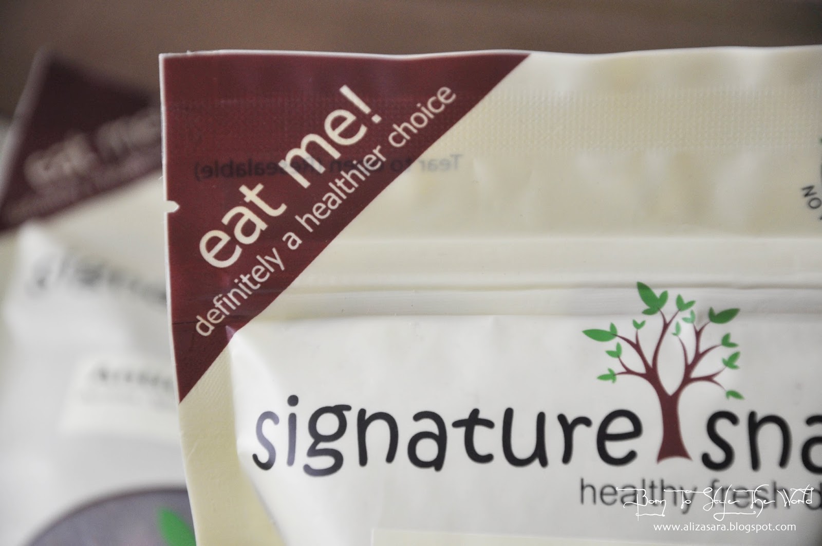 Sara Wanderlust: [REVIEW] Signature Snacks