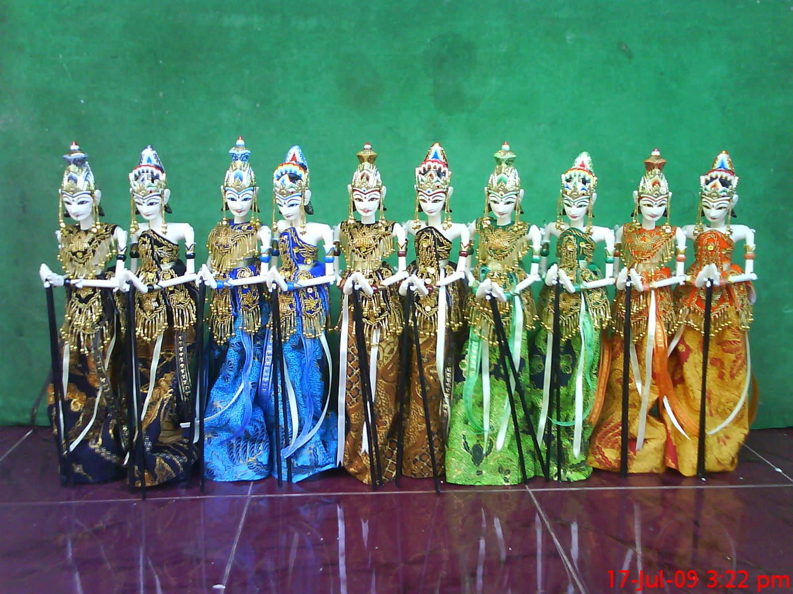 wayang golek GIRILAYA bandung: kerajinan pembuatan wayang golek ...