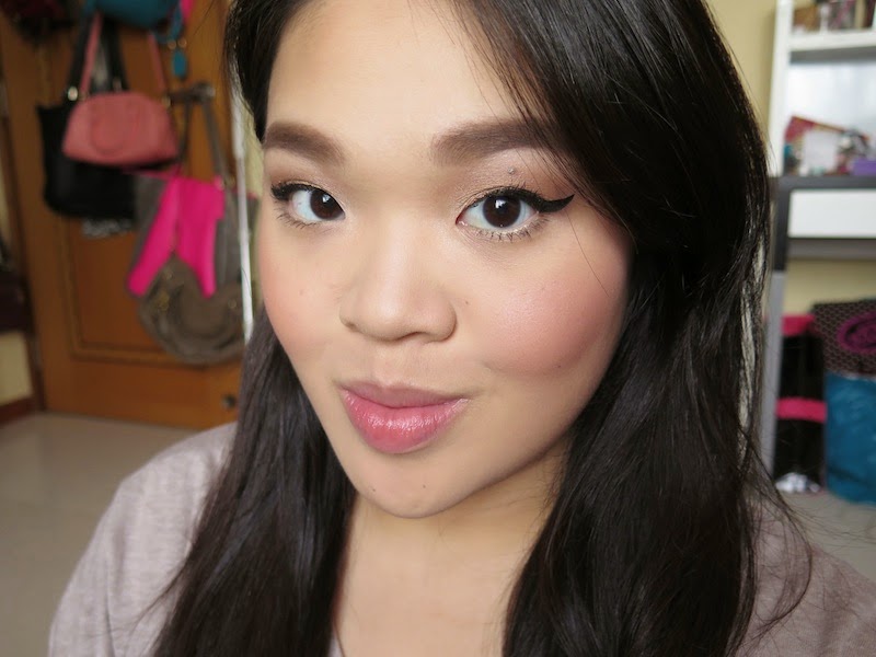 The Blackmentos Beauty Box: Easy light gold eyes using Lorac's Unzipped palette!
