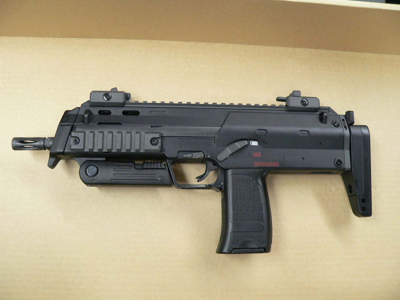 Handguns: Heckler & Koch MP7A1 4.6X30mm Οπλοπολυβόλο