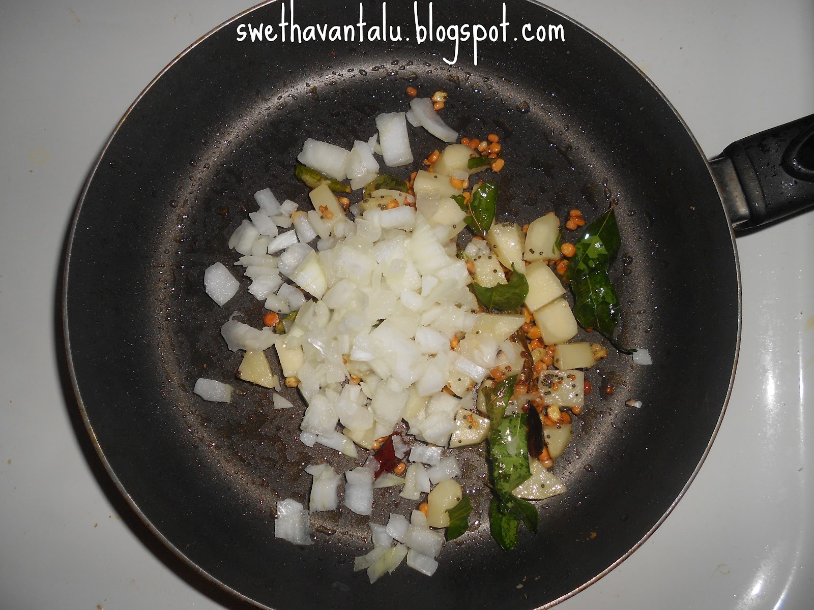 Swetha's Indian Vegetarian Cuisine: SAMIYA (VERMICELLI) UPMA