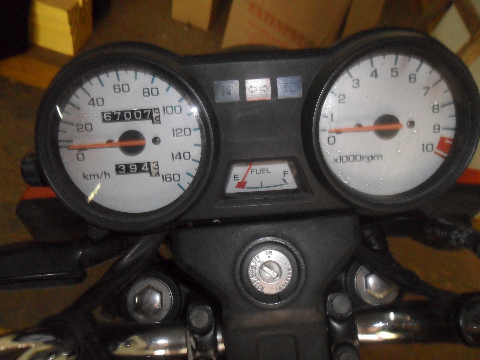 JJR MUNDIAL AUTOMÓVEIS CLUB MULTIMARCAS: HONDA CBX 200 STRADA - 2000/2000