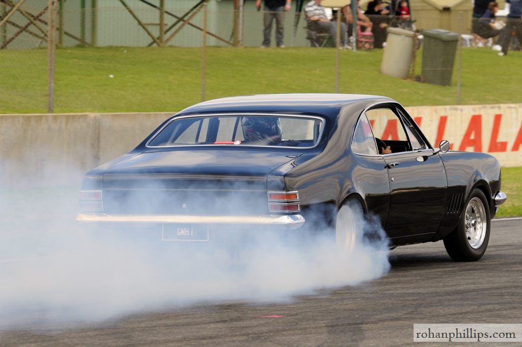 Cars, Cameras & Chronic Illness: Burnout Photo of the Day: Holden HT Monaro